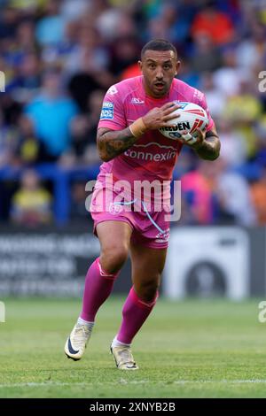 Elliot Minchella of Hull KR with the ball during the Betfred Super ...