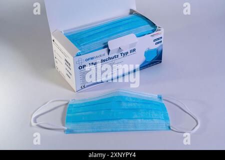 Pack of surgical face masks, with CE marking Stock Photo - Alamy
