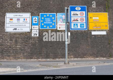 Road sign Germany European Union border crossing Stock Photo - Alamy