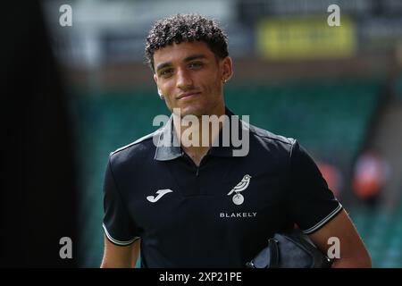 Ben Chrisene of Norwich City arrives before the Sky Bet Championship ...