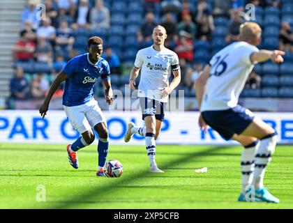 Tim Iroegbunam of Everton breaks with the ball during the Premier ...