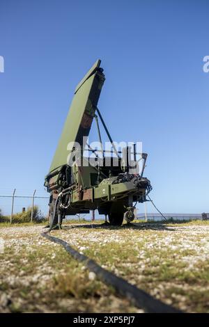 An AN/TPS-80 Ground/Air Task Oriented Radar starts up at Marine Corps ...