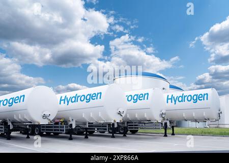 Hydrogen tank trailers stand in a row. Clean fuel concept Stock Photo ...