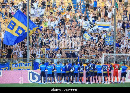 the Parma team greets its fans during ACF Fiorentina vs Parma Calcio ...
