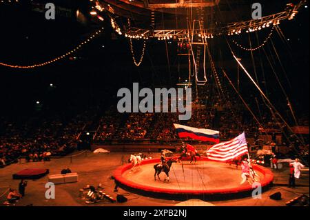Moscow Circus-Animal Performance Stock Photo - Alamy