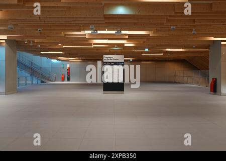 Paris, Metro M14 Station St-Denis Pleyel, Architekt Kengo Kuma, 2024 ...