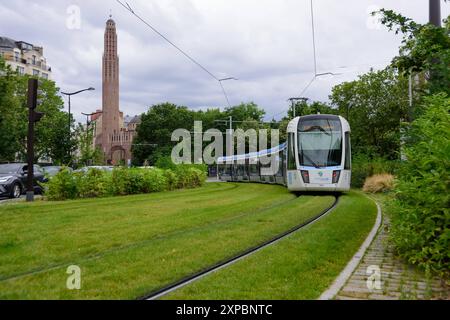 Paris, Straßenbahnlinie T3b, Av Paul Adam // Paris, Tramway Line T3b ...