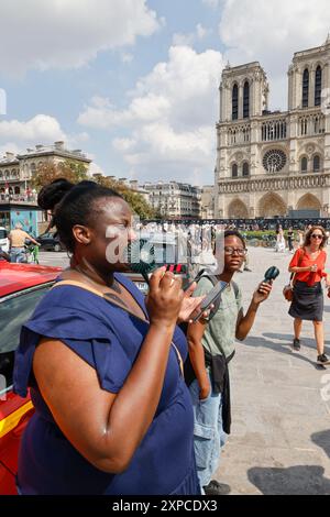 EXTREME HEAT DURING THE PARIS OLYMPIC GAMES Stock Photo - Alamy