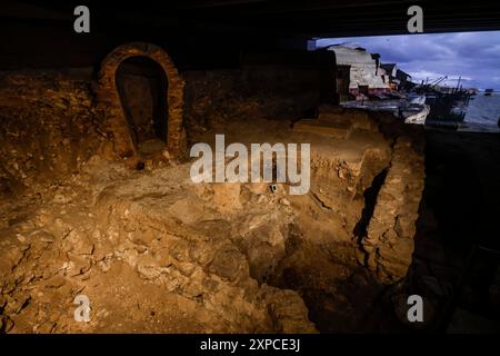 ARCHAEOLOGICAL CRYPT OF PARIS Stock Photo - Alamy