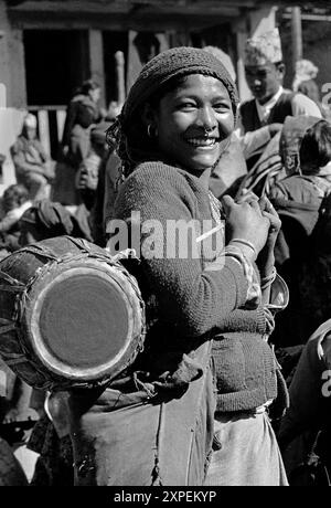 Sherpani woman at Salleri Bazaar SOLU TREK NEPAL Stock Photo - Alamy