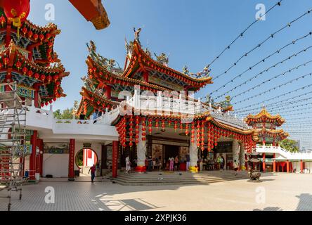 A picture of the colorful Thean Hou Temple Stock Photo - Alamy