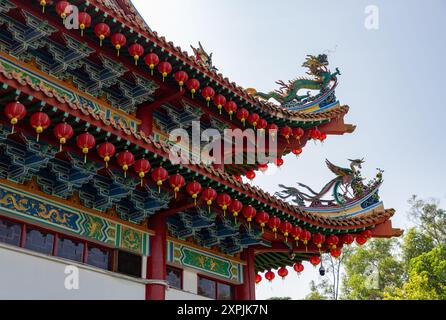 A close-up picture of the colorful Thean Hou Temple Stock Photo - Alamy