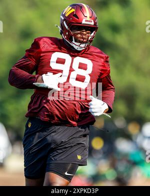 Washington Commanders defensive tackle Phidarian Mathis (98) during ...