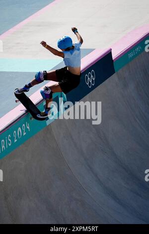 Bryce WETTSTEIN of USA competes in the Women’s park final of ...