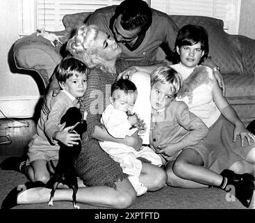 Jayne Mansfield with daughter Mariska (Hargitay) and son Tony (Cimber ...
