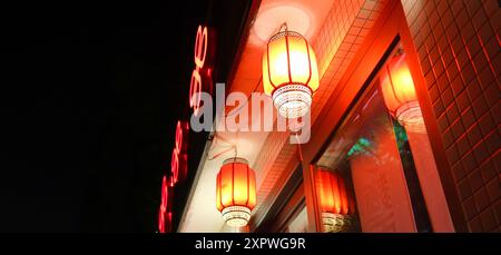 traditional chinese style lamp outside chinese restaurant Stock Photo ...