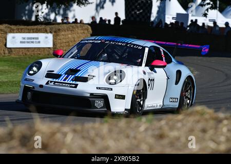 Hybrid Porsche 911 GT3 R Stock Photo - Alamy