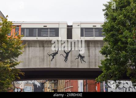 Graffiti in Brick Lane depicting the Kray twins Stock Photo - Alamy
