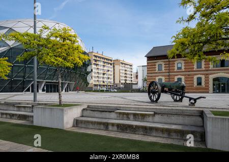 The Budapest Whale building Stock Photo - Alamy