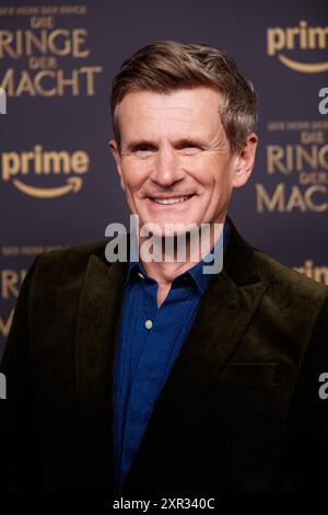 Photocall - Die Ringe der Macht Trystan Gravelle, Owain Arthur ...