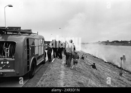 Fire dike, IJmuiden, Fires, fire brigade, 27-06-1967, Whizgle News from ...