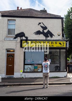 BANKSY © Jeff Moore - A new Banksy pelican artwork appears on ...