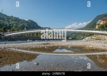 Steel bridge crossing the Brembo river in San Pellegrino Terme Stock ...