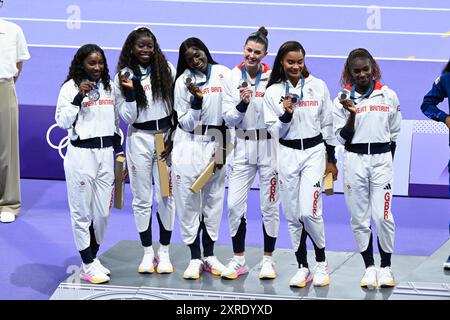Amy HUNT of Great Britain, silver, poses with her silver medal after ...