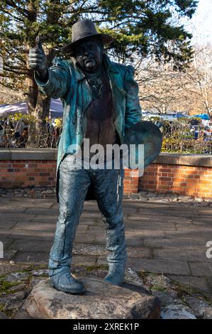 Statue of landscape artist John Glover and his paint palate in the ...