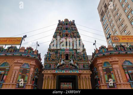 A picture of the colorful Sri Maha Mariamman Hindu Temple Stock Photo ...