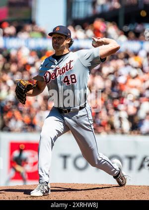 Detroit Tigers pitcher Brant Hurter throws against the Cincinnati Reds ...