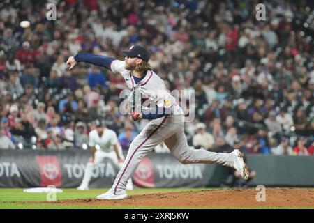 Atlanta Braves pitcher Pierce Johnson delivers in the seventh inning of ...