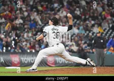 Colorado Rockies pitcher Victor Vodnik in action during a baseball game ...