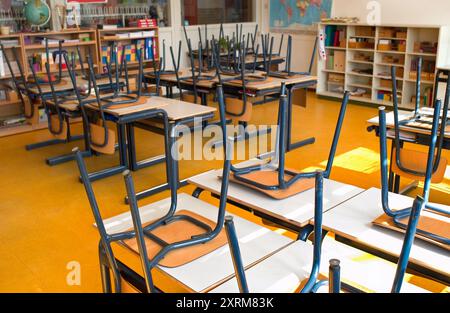 Cleaned empty classroom during holidays indoors Stock Photo - Alamy