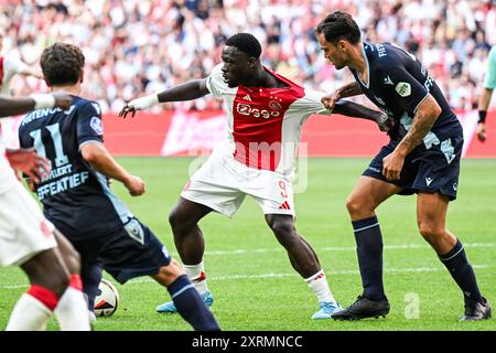 HEERENVEEN, NETHERLANDS - AUGUST 9: Sam Kersten of sc Heerenveen is ...