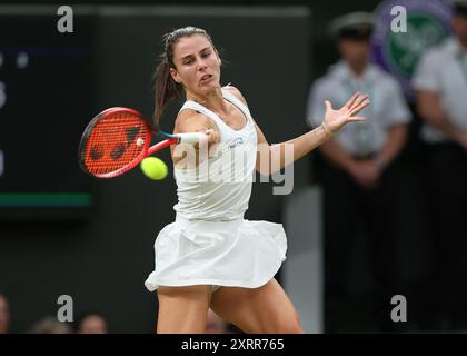 US tennis player Emma Navarro in action at the 2024 Wimbledon ...