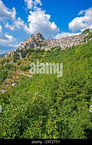 Cervara di Roma, Aniene River Valley, Lazio, Italy Stock Photo - Alamy