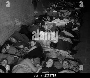 WW2 1940's Underground Station shelter London Blitz.. Tube station ...
