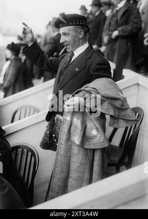 Photograph of Scottish singer and comedian Harry Lauder with Mar ...