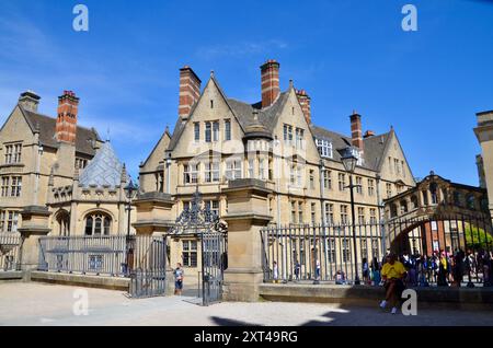 Edmond Halley House in oxford with tourists from asia and europe drawn ...