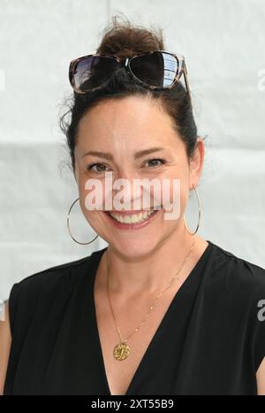 Schauspielerin Ines Quermann posiert beim Fantreffen und Starwahl der ...