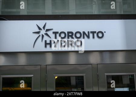 Hydro One logo symbol sign in Toronto, Canada Stock Photo - Alamy