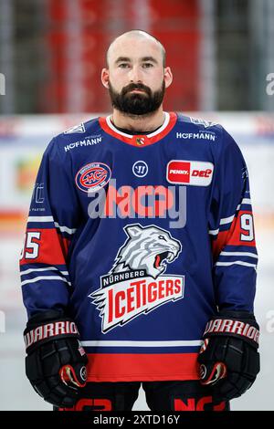 Charlie Gerard (Nuremberg Ice Tigers, #95) during warm-up GER, EHC Red ...