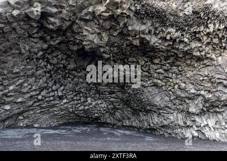 Stack of basalt columns by Halsanefshellir cave on Reynisfjara black ...