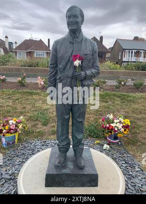 Statue of Sir David Amess on Chalkwell beach front commenorating his ...