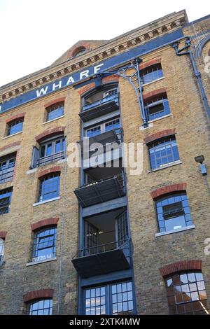 Metropolitan Wharf, Victorian Warehouses on Wapping High Street, London ...