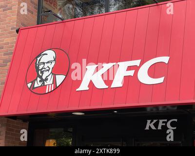 Sign for the Kentucky Fried Chicken, kfc, cafe and restaurant drive ...