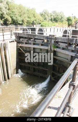 Allington Lock Maidstone Stock Photo - Alamy