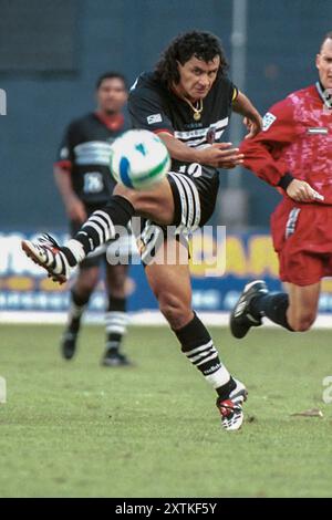 Marco Etcheverry of Washington DC United (right) takes on Colorado ...