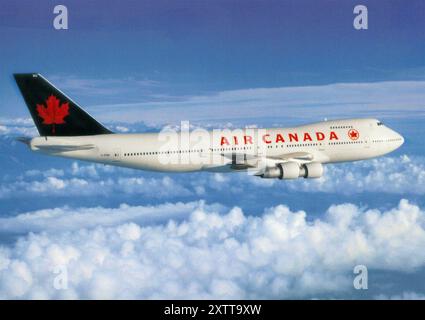 Vintage color postcard of an Air Canada Boeing 747 C-FTOD jet airliner ...